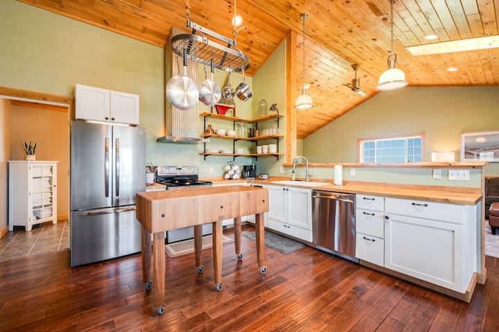 Vintner's Loft - Home In The Town Of Egg Harbor - Baileys Harbor, WI