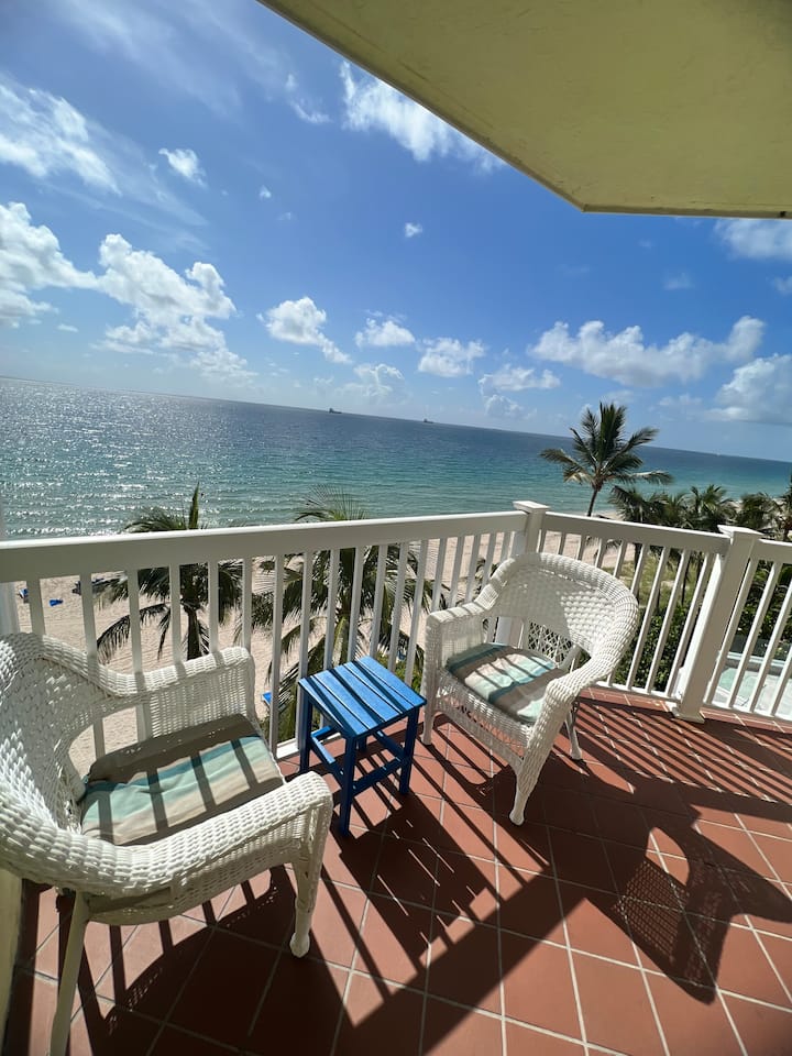 2 King Bed - Beachfront Oasis Suite - 4th Floor - Fort Lauderdale, FL