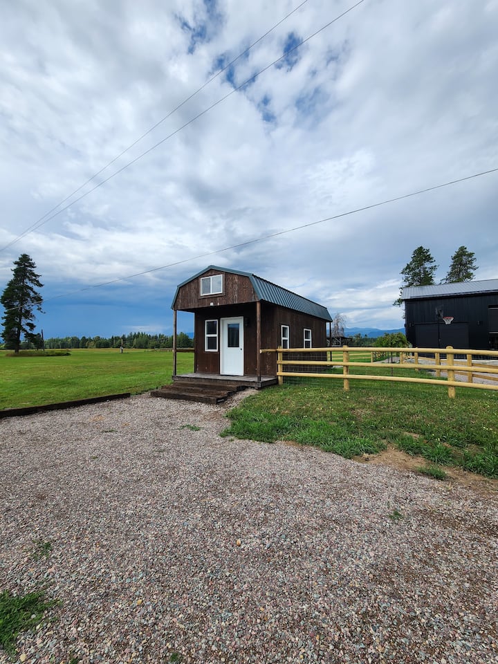 Small Cabin With Fenced In Yard - Montana