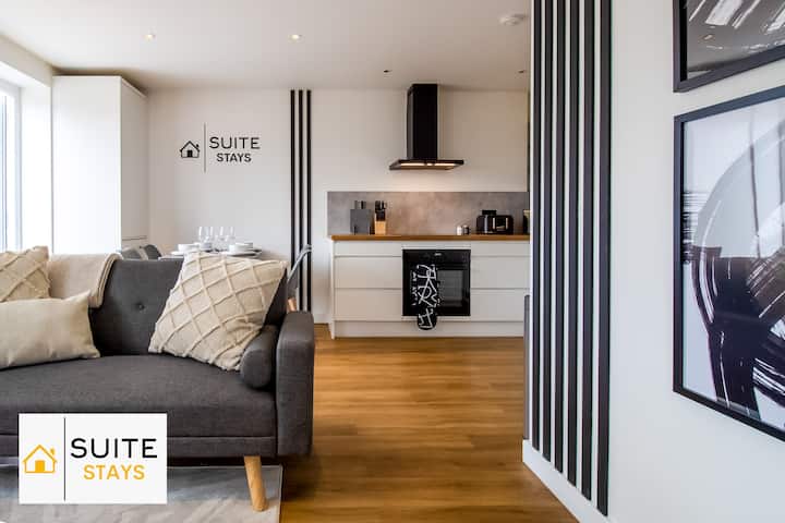 3 Bed Home | London | Near Station | Sleeps 6 - Croydon