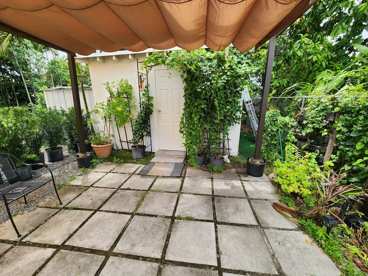 Tiny Tropical Retreat Miami - Hialeah
