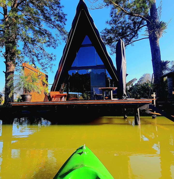 Cabana Sobre O Lago C/ Banheira E Caiaque-maquiné - Maquiné