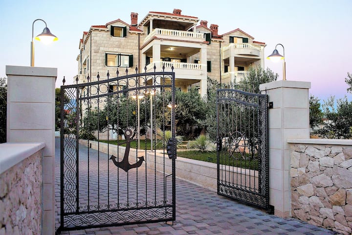 Dado Luxury Apartment With Pool - Makarska Riviera