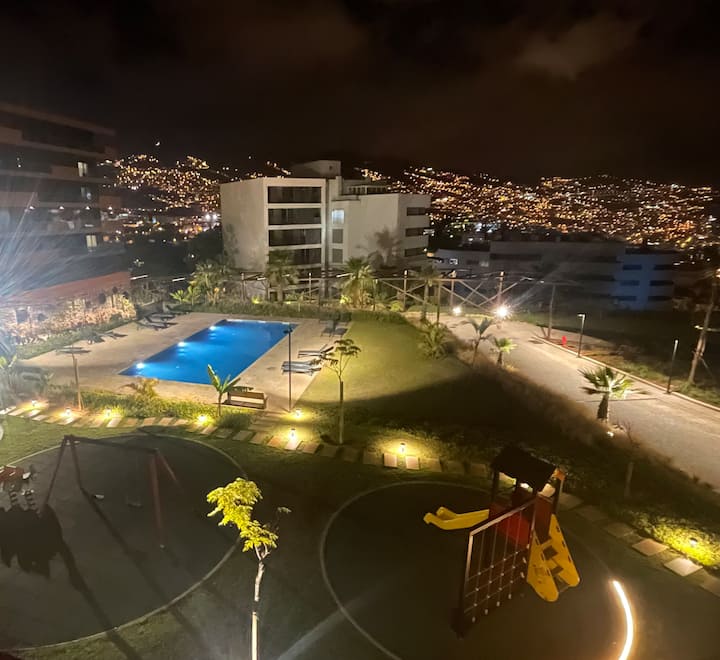 Zukiryo Seaside - New Apartment Pool/ Wifi/ Ac - Funchal