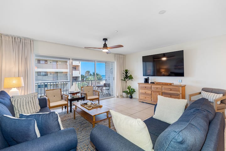 Seaside Serenity: Your Perfect Condo Escape! - Indian Rocks Beach, FL