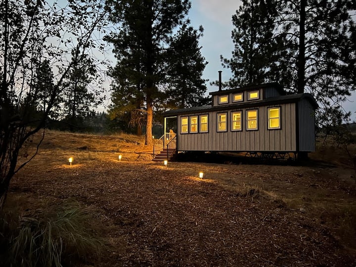 Sagebrush Caboose - Oliver