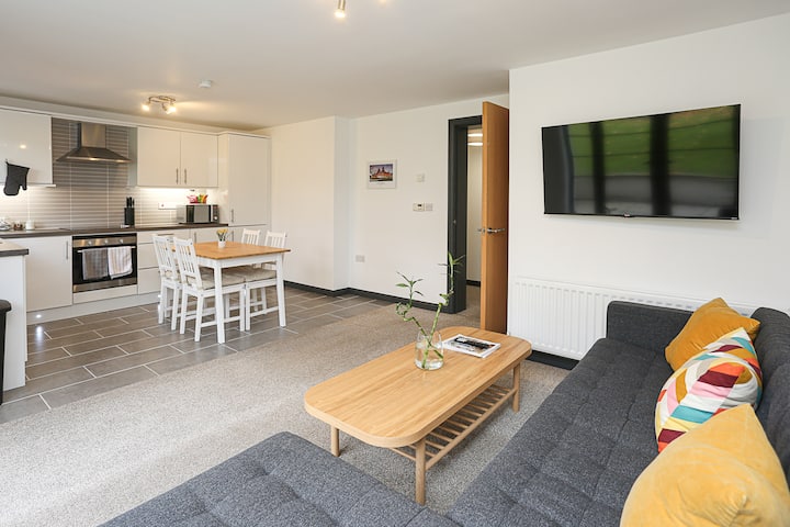Greenway Getaway - 2 King Rooms 2 Bathrooms - Belfast