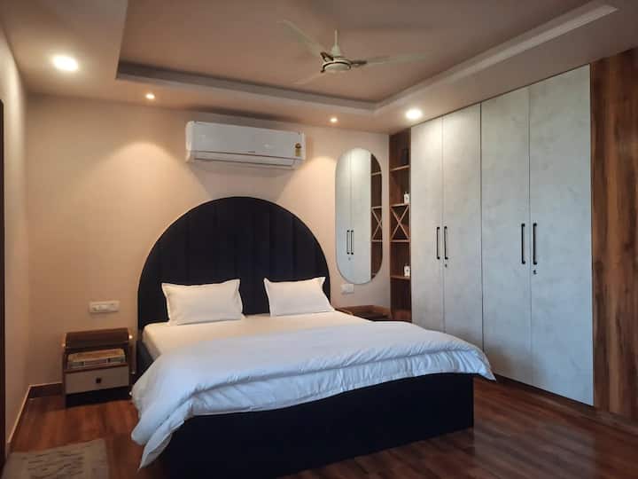 The Emerald's Peak - Jaipur