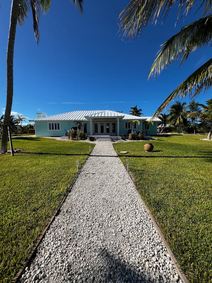Treasure Times Waterfront Retreat In Treasure Cay - Bahamas