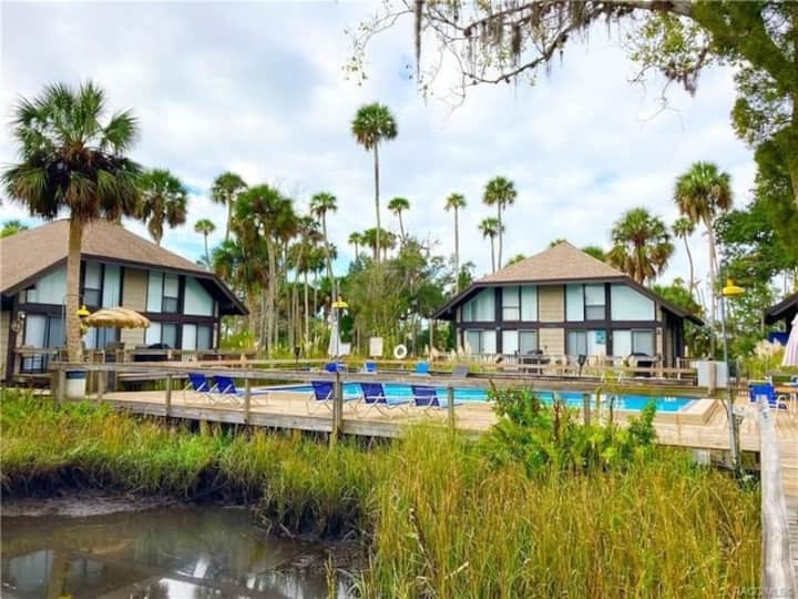 Waterfront Crystal River Bungalo *Boat Dock/pool* - Crystal River, FL