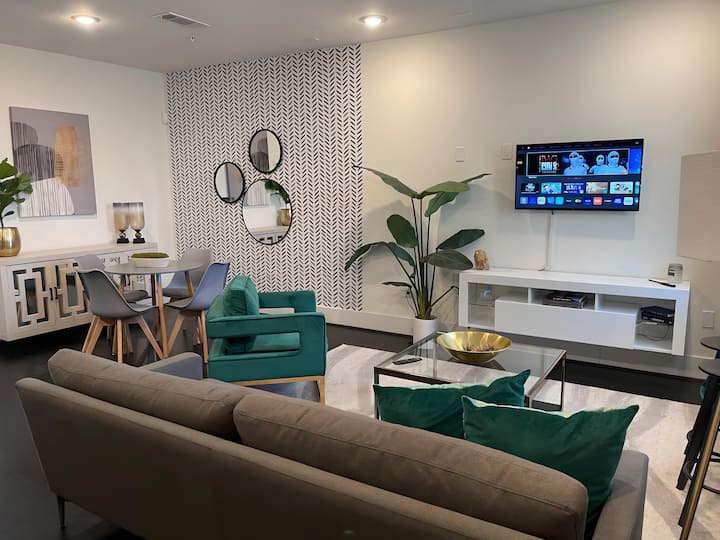 The Downtown Nook: A Cozy Urban Escape - Denver Harbor/ Port Houston - Houston