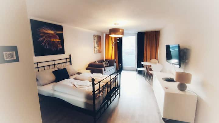 Design-appartement In Zentraler Lage Mit 75" Tv - Munich