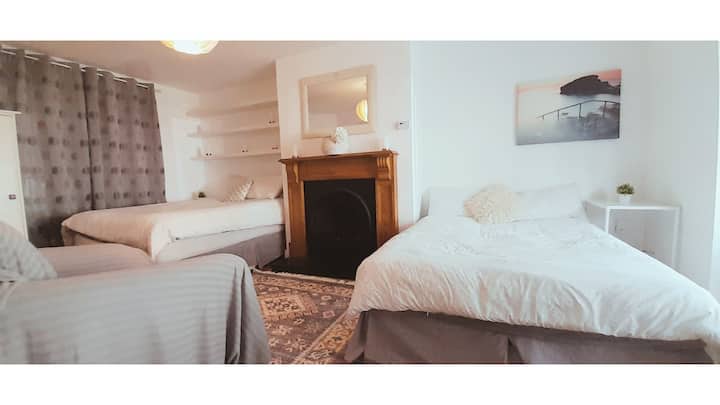 Sleeps 6 @Clonsillatraintocityin18 Min Parkfree - Celbridge
