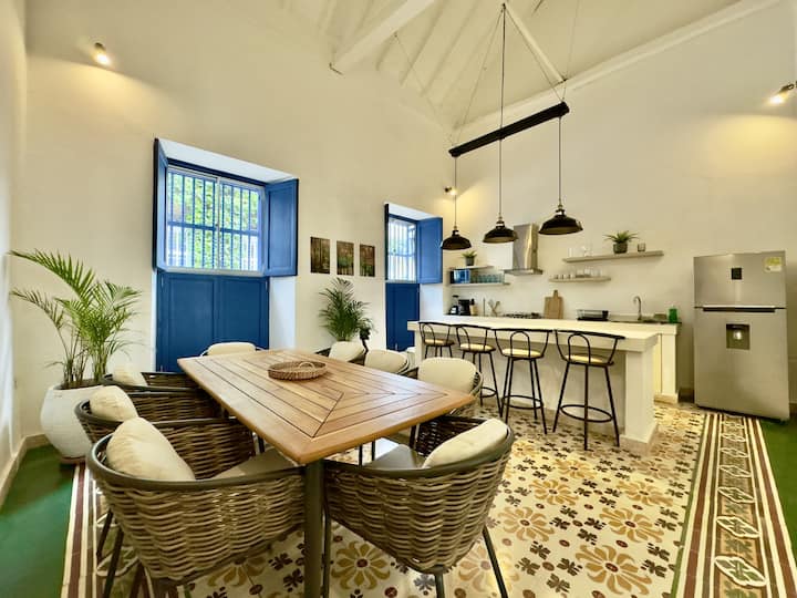 Luxury 10bd House Pool Old City - Cartagena