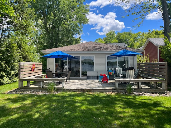 Cozy Cottage On Jordan Lake - Lake Odessa, MI