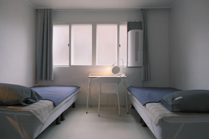 Share House In Peaceful Neighbour(alt-twin Bed) - South Korea
