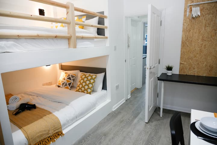 Bg3: New – Sleep 4 – Brick Lane, Shoreditch & Tube - Londra