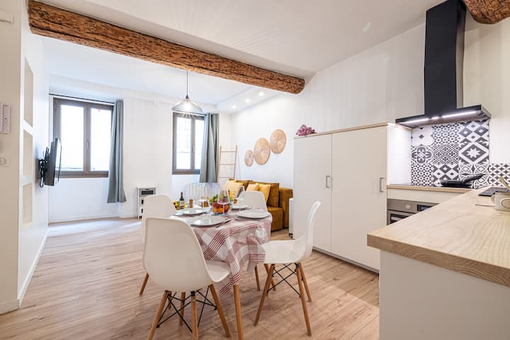 2 Bedrooms In Old Town + A/c - Castel Plage - Nice