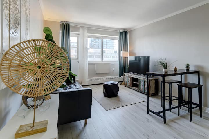 Nice Unit In Heart Of Downtown Balcony & View Zm5 - Montreal