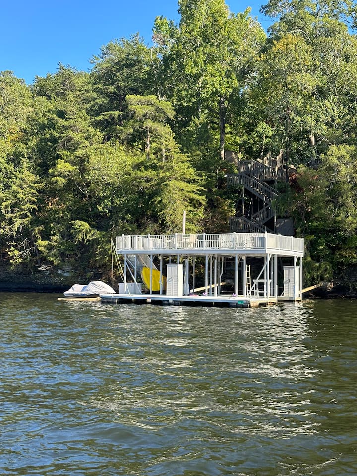Lake Tuscaloosa Escape - Tuscaloosa, AL
