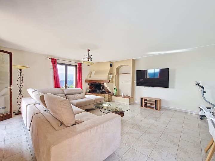 1er éTage D'une Villa De Charme Avec Piscine - Nice