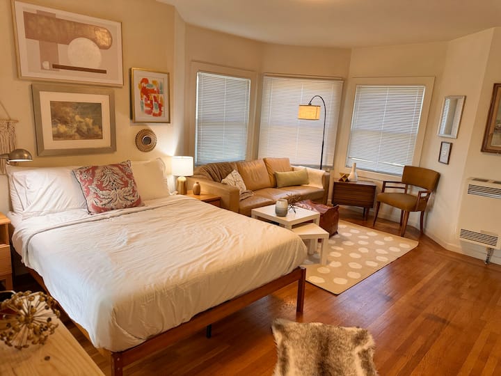 Bright & Spacious | 1bd/1ba | Walk To Uc Berkeley - Berkeley