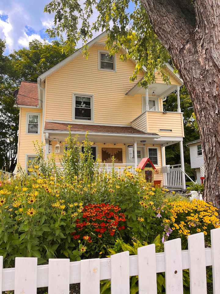 Oak Haus - Litchfield, CT