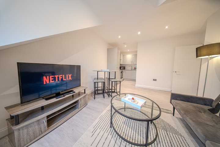 Elegant Apartment In Brentwood | 2-bath | Flat 9 - チェルムスフォード