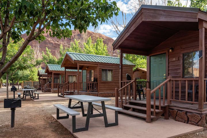 Standard 4 Person Cabin In Moab - Moab, UT