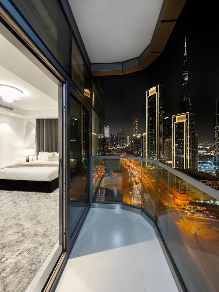 Infinity Pool Burj Khalifa View Paramount Midtown - Dubái