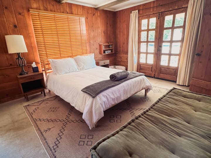 Room 1 | Pet Friendly Motel - Downtown Joshua Tree - Joshua Tree, CA