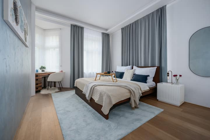 2bdr Apt. W/ Netflix & Balcony In A Quiet Area - 布拉格
