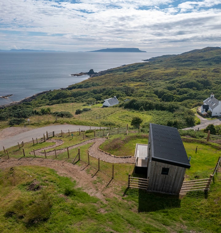 Hut On The Hill - Skye
