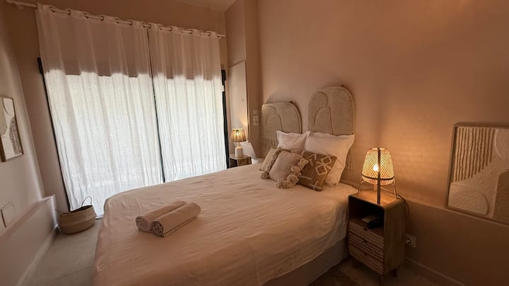 T2 ~ Cour Privé ~ Clim ~ Parking ~ 800 M Du Centre - ibis Montpellier Centre Polygone