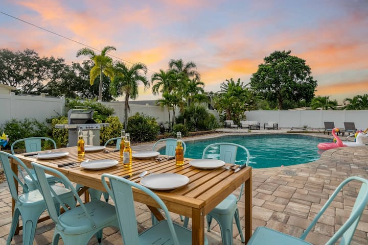 Sleep 20! Luxurious Resort: Heated Pool, Img&ami - Bradenton, FL