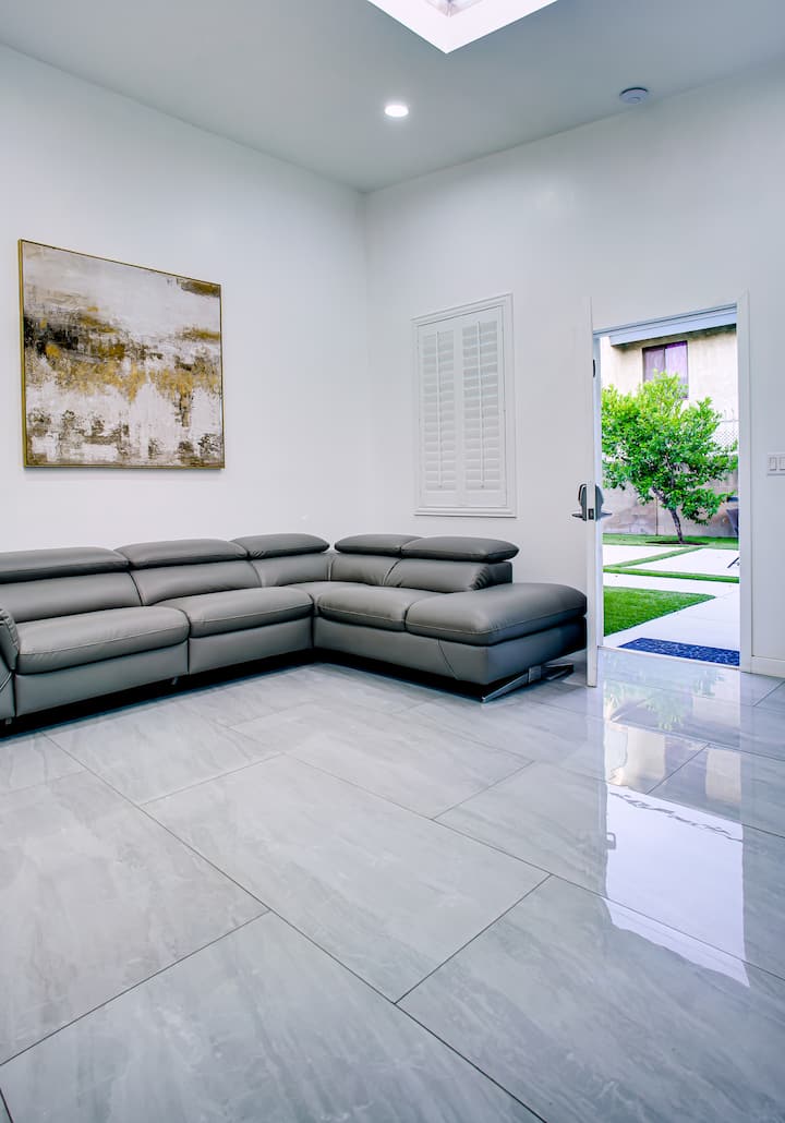 19b - 1br Modern Suite - With Backyard - Irvine, CA