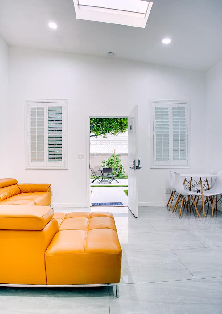 17b - 1br Urban Oasis - With Backyard - Santa Ana, CA