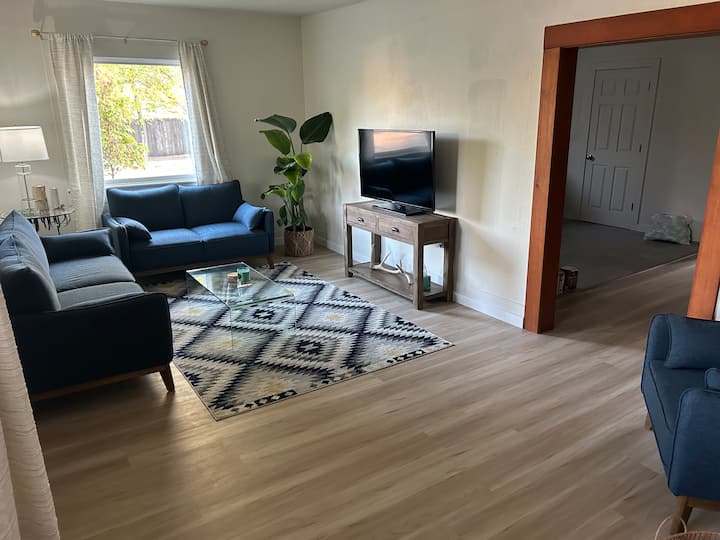 3bdr, 1bath Updated Walk To Uofo - Eugene, OR