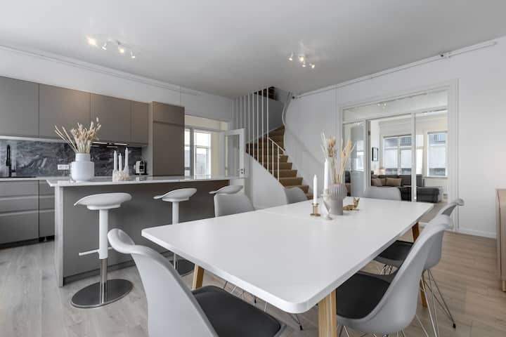 Two Story Townhouse Apartment - Reykjavík