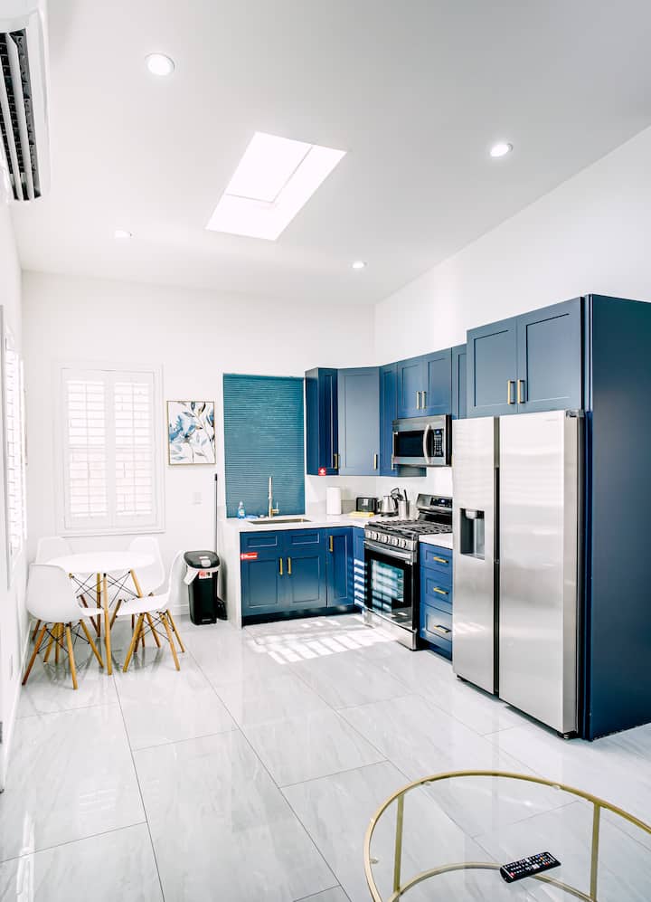 2br Classic Nest - With Backyard - 爾灣