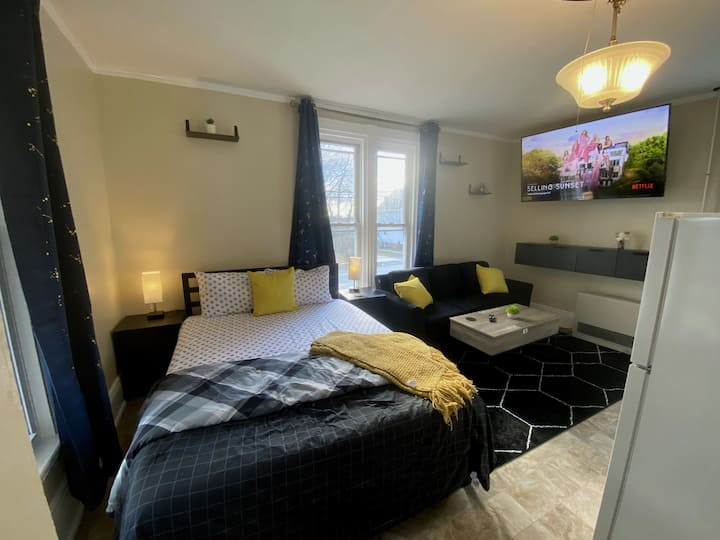 W The Den Private Studio Luxe W - South Portland, ME