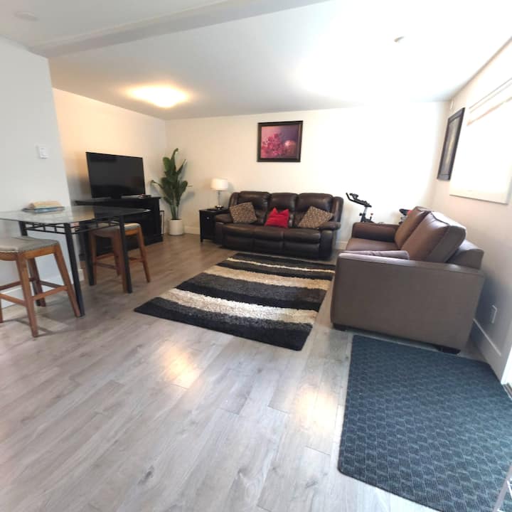 Royal Bay Haven With Parking (Quiet Neighbourhood) - Royal Roads University