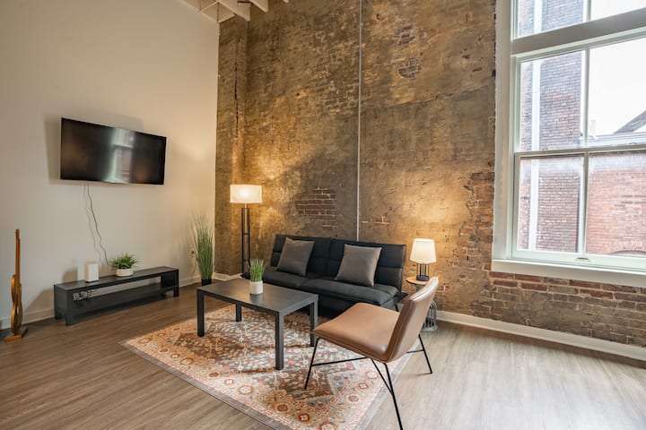Center Of Downtown Loft/free Parking/ Fast Wifi - Southland Casino Hotel