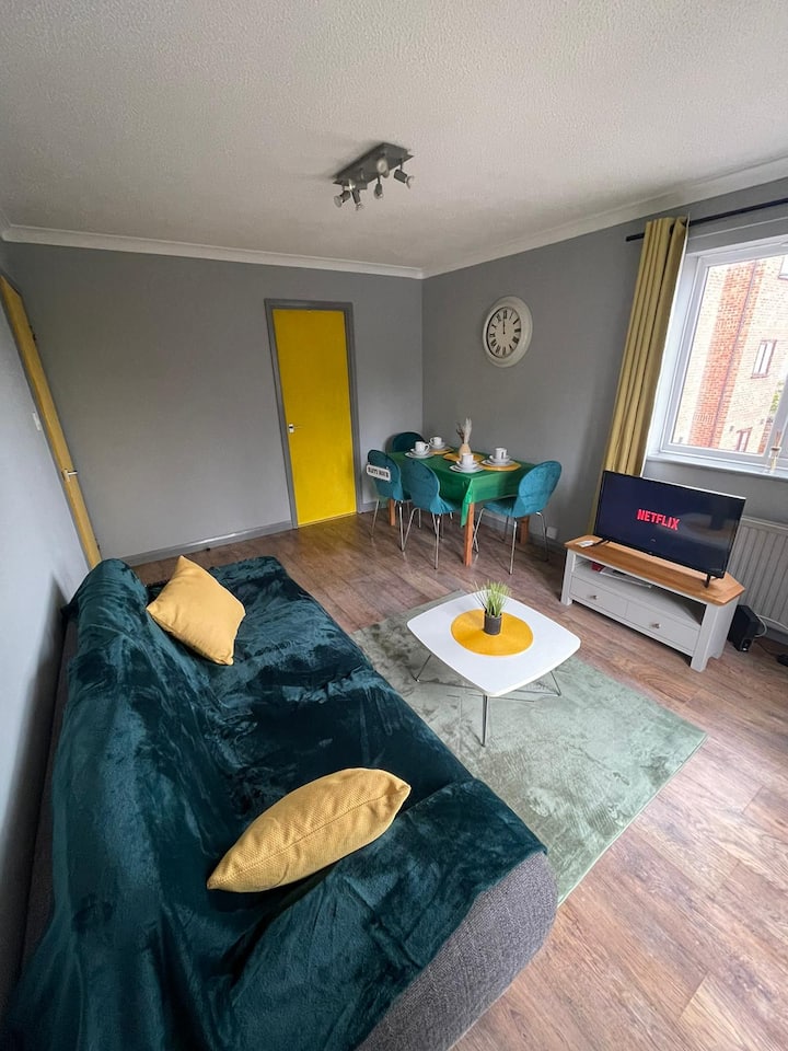 Big 2 Bed Apartment In Centre& Breakfast& Parking - Bedford