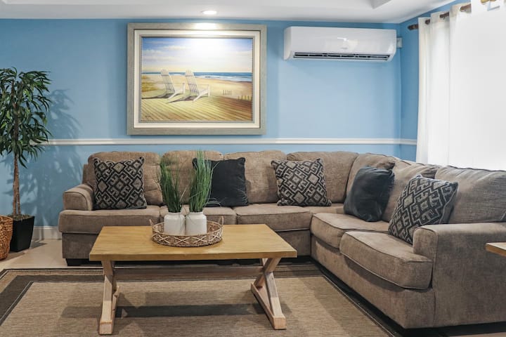Hidden Oasis Three Bedroom - Freeport
