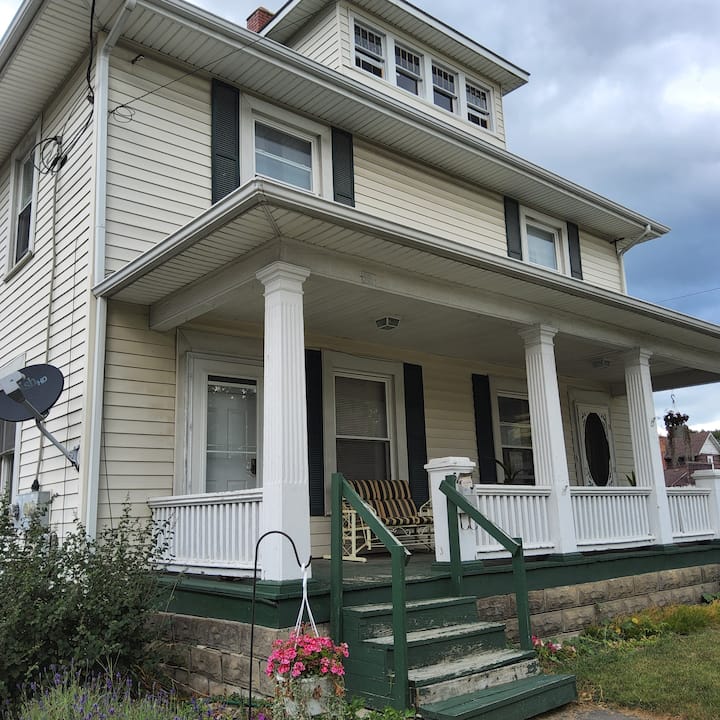 Historical Duplex Near Downtown. - Marion, OH