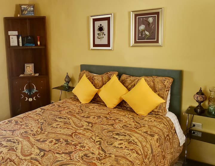 Merlin's Cottage - Twelve Hummingbirds Retreat - Cañar