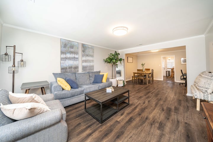 Westbury Mews -Cozy Townhome
3 Beds-sleeps6 - Decatur, AL
