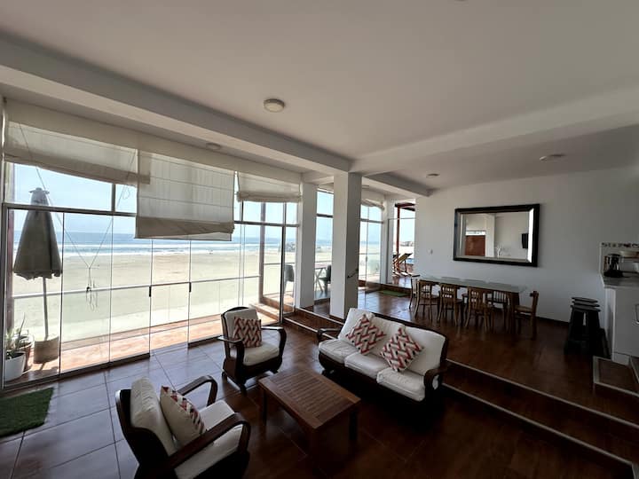 Casa Frente Al Mar En Los Delfines - Peru