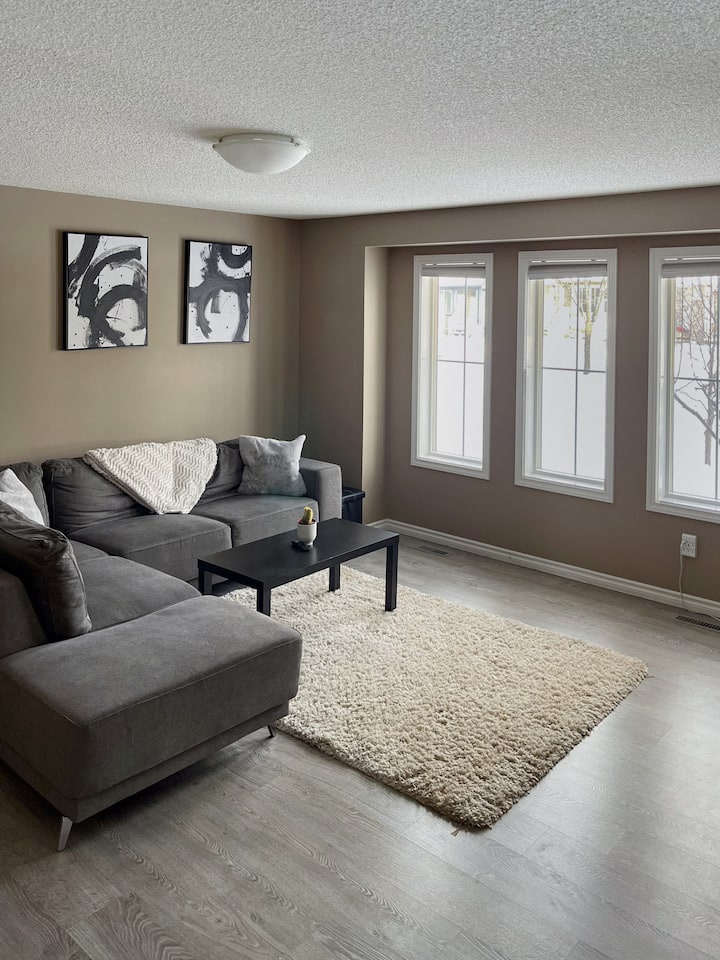 Ac/charming 3br Townhouse In Ellerslie - Edmonton